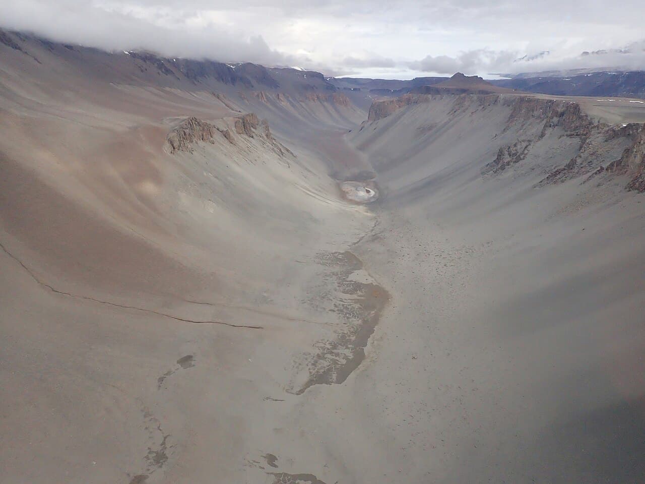 The Antarctic Lake That Never Freezes: Don Juan Pond, the Most Extreme ...