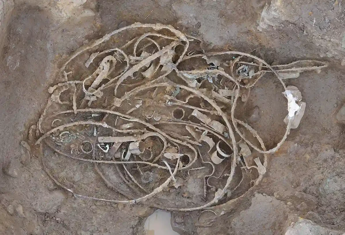 The First Four-Wheeled Chariots of the British Iron Age Discovered ...