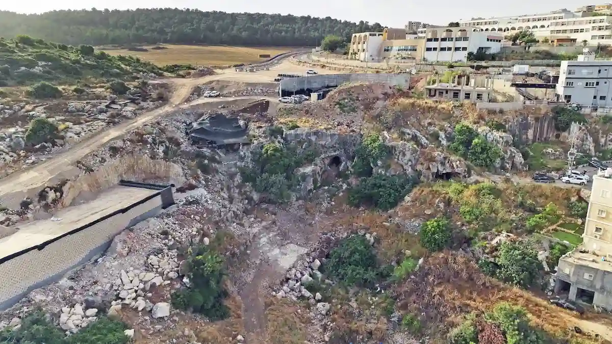 A prehistoric cave older than Neanderthals and modern humans discovered ...