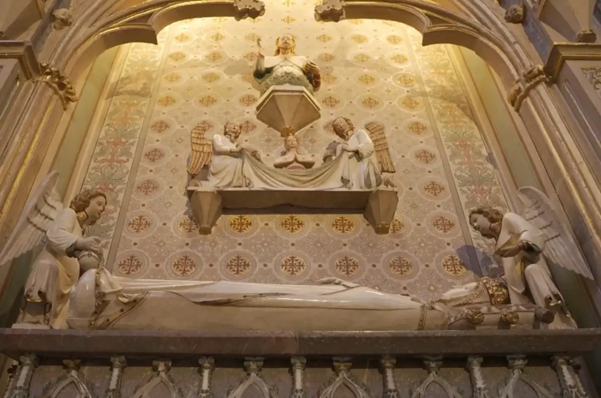 The Remains of Queen Elisenda of Montcada Recovered at the Monastery of ...